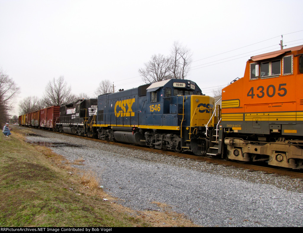 CSX 1546 and NS 5225